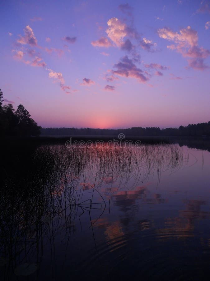 Sunrise on Boot Lake stock image. Image of sunrise, nature - 48288983