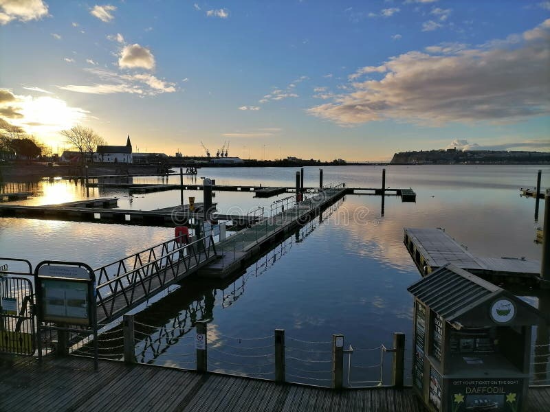 Sunrise at Cardiff Bay editorial photography. Image of coast - 206203432