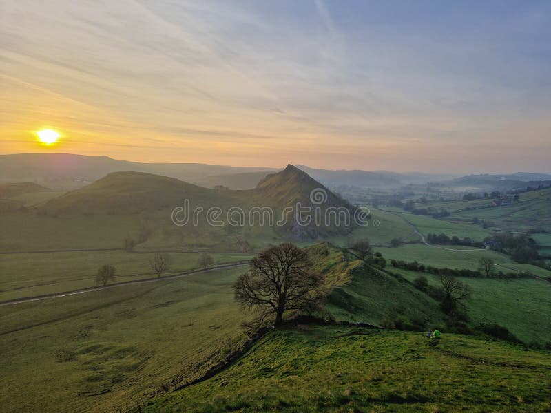 Sunrise on Chrome Hill in National Park Peak District, England 17.04 ...