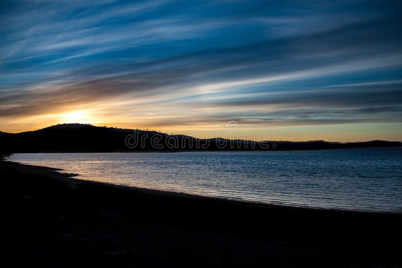 Dawn Overlooking Hume Dam Across Murray River, New South Wales ...