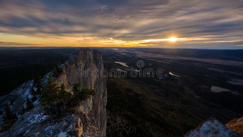 Mount Yamnuska Hiking View stock image. Image of hike - 35576565