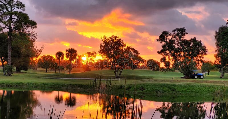 Sunrise Golf Course Hope Island Estate Gold Coast Grass Coomera River ...