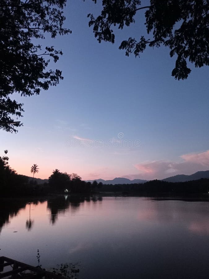 The Sunrise in Lake Perintis Stock Image - Image of horizon, reservoir ...