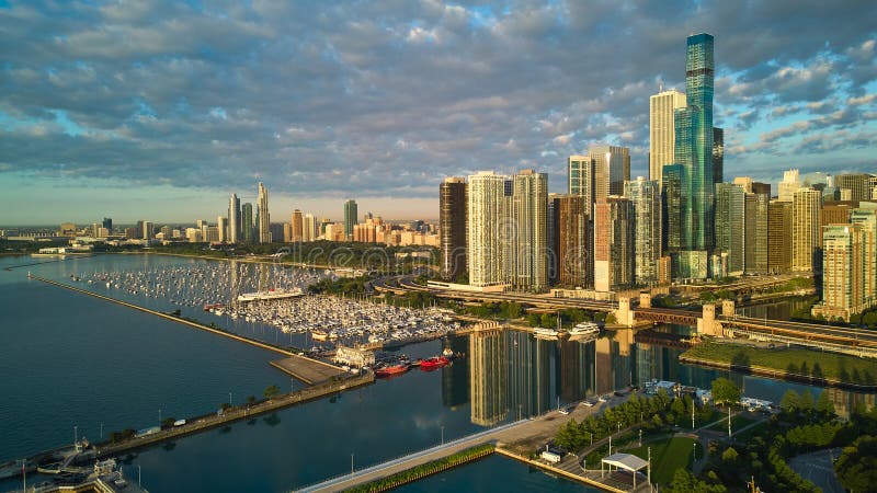 Sunrise Lighting Aerial of Chicago Skyline Over Navy Pier Editorial ...