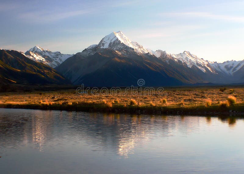 Sunrise Mount Cook NZ. Picture Image: 84903127