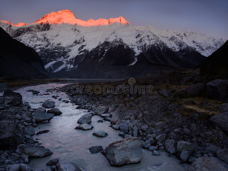 Sunrise Mount Cook NZ. Picture Image: 84903127