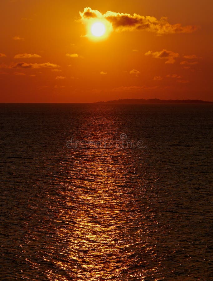 Sunrise over Bermuda stock image. Image of ocean, morning - 20106603