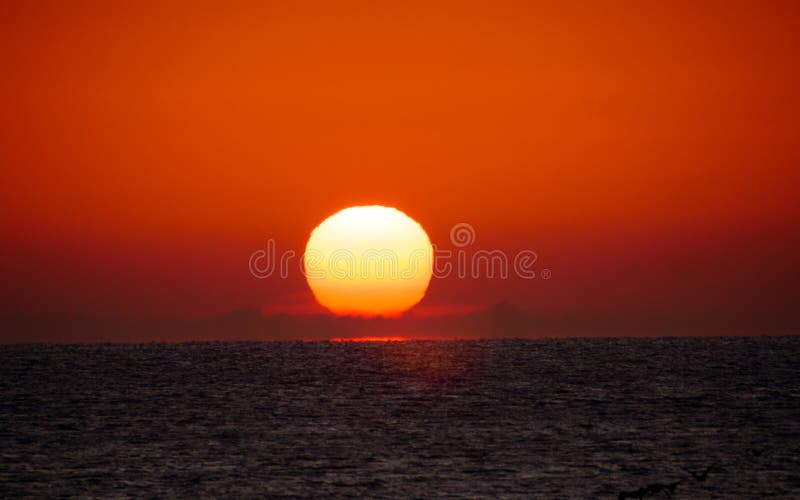 Sunrise over sea stock image. Image of outdoor, horizon - 376458327