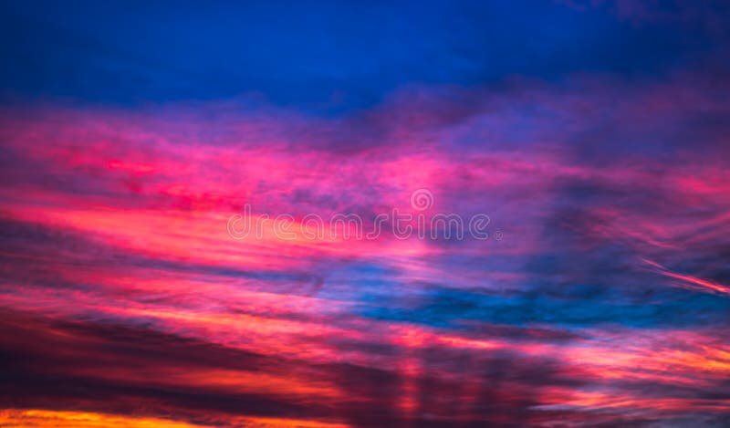 Sunrise with Rays Spilling Over a Mountain at Ouachita National Forest ...