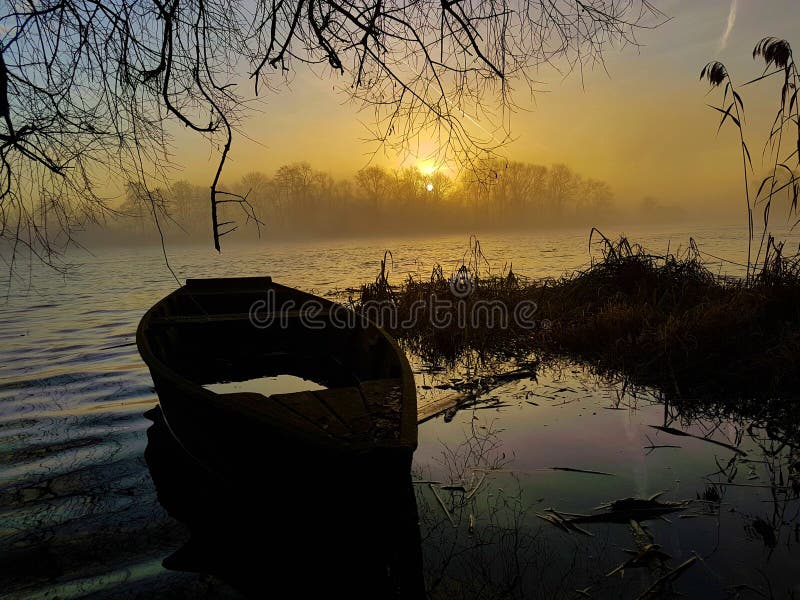 Sunrise on river stock image. Image of light, water - 185423891