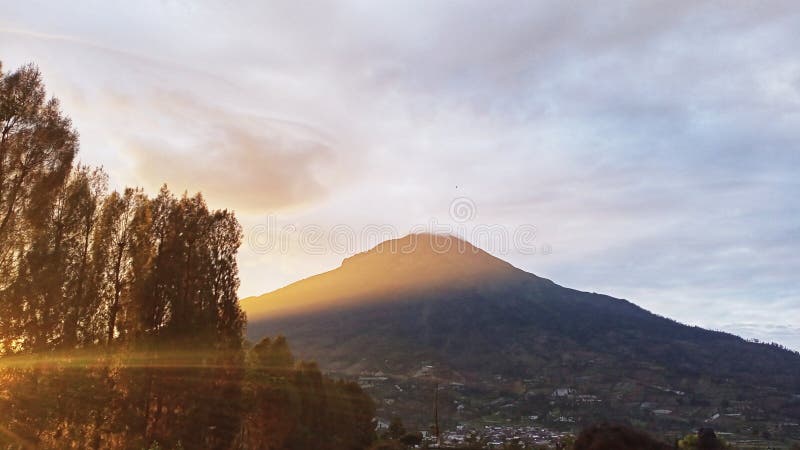 Sunrise Seen from Mount Sindoro Stock Image - Image of side, temanggung ...