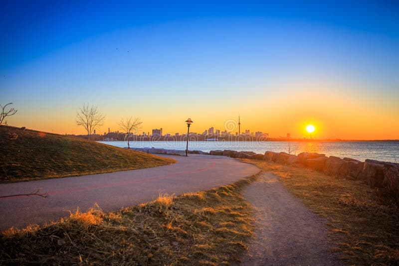 Sunrise at Sheldon Lookout Toronto Stock Photo - Image of apartment ...