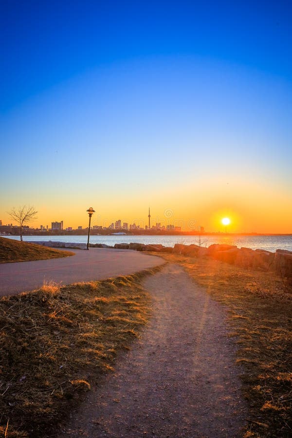 Sunrise at Sheldon Lookout Toronto Stock Photo - Image of park, toronto ...