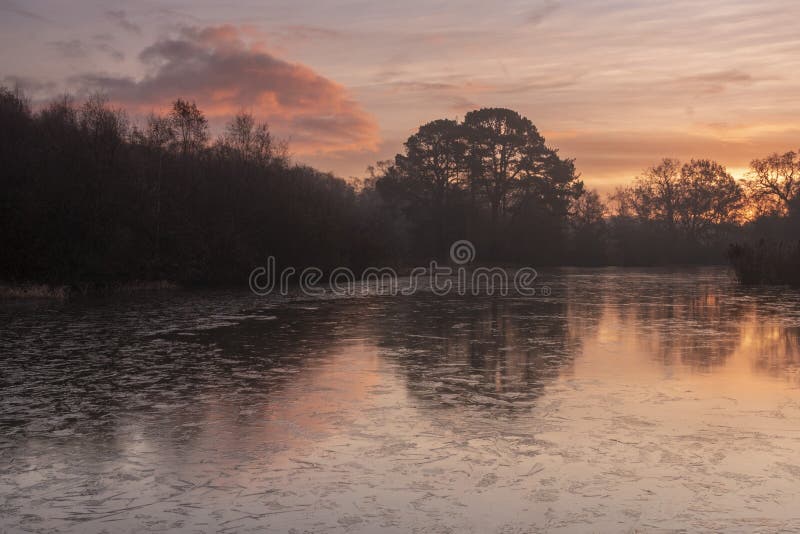 Sunrise on Southampton Common Stock Image - Image of pond, ornamental ...