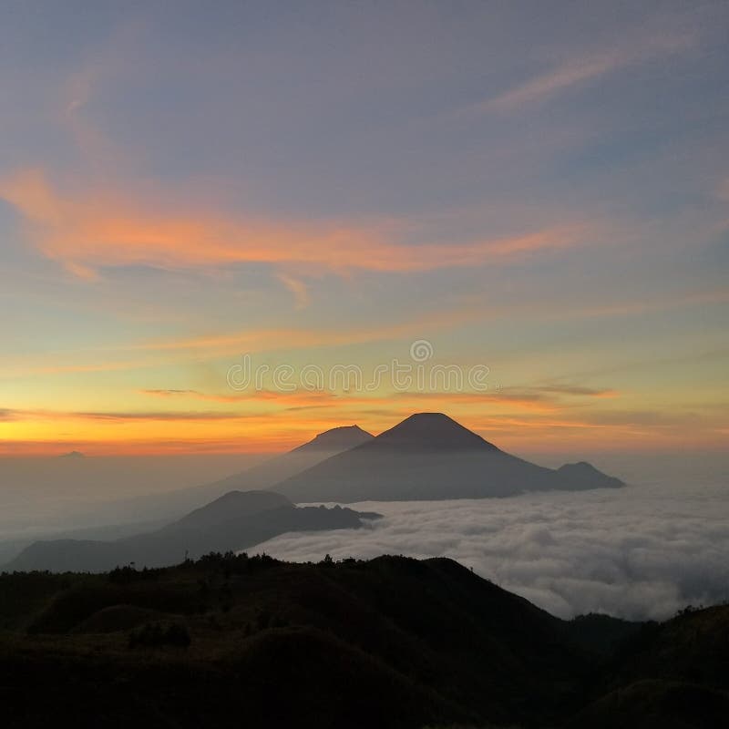 Sunrise View Above Prau Mountain Stock Image - Image of nature, view ...