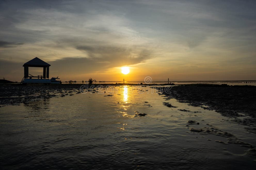 Sunrise View on Sanur Beach Stock Image - Image of cloud, outdoor ...