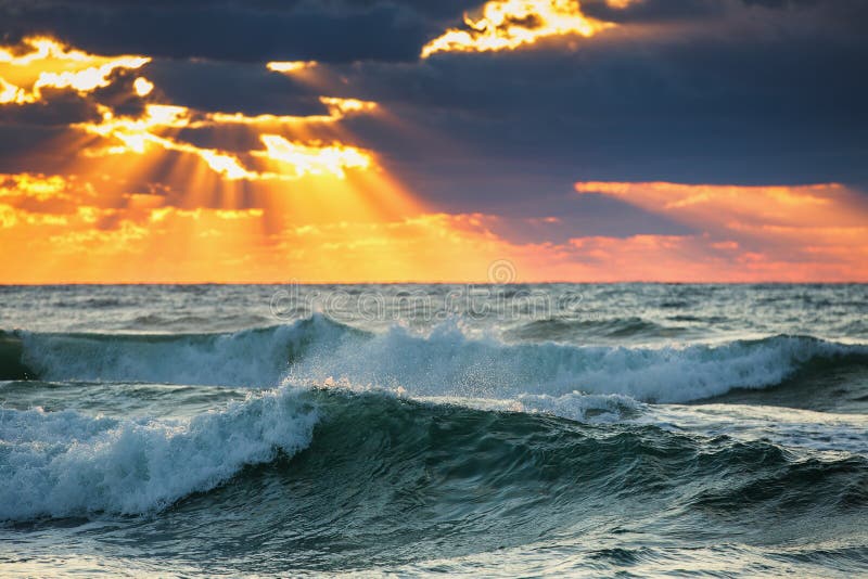 Sunrise Wave. Ocean Waves Crashing Onto The Shore Stock Photo - Image ...