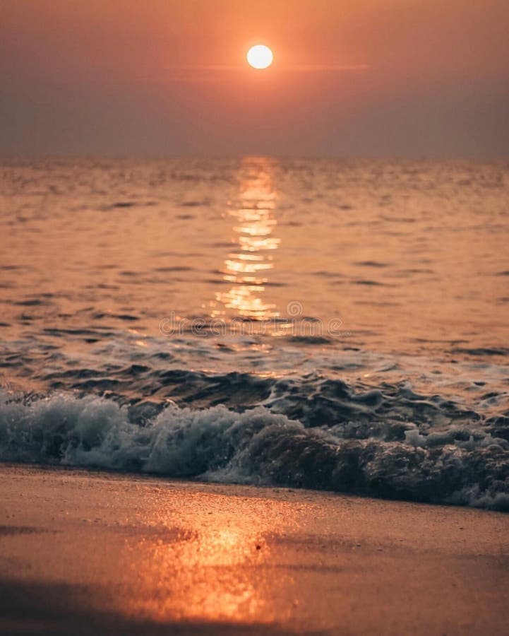 Sunrises Sunsets in a Ocean Stock Image - Image of lakes, sunsets ...