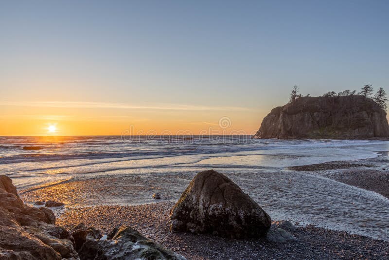 Sunset Along the Rugged Coast of Washington on Ruby Beach Stock Photo ...