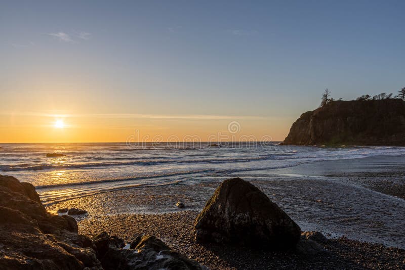 Sunset Along the Rugged Coast of Washington on Ruby Beach Stock Photo ...