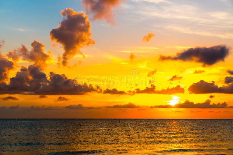 Sunset on the Atlantic Ocean Stock Photo - Image of dawn, lake: 43220920