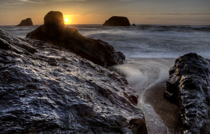Sunset Bandon Oregon stock photo. Image of water, oregon - 35505838