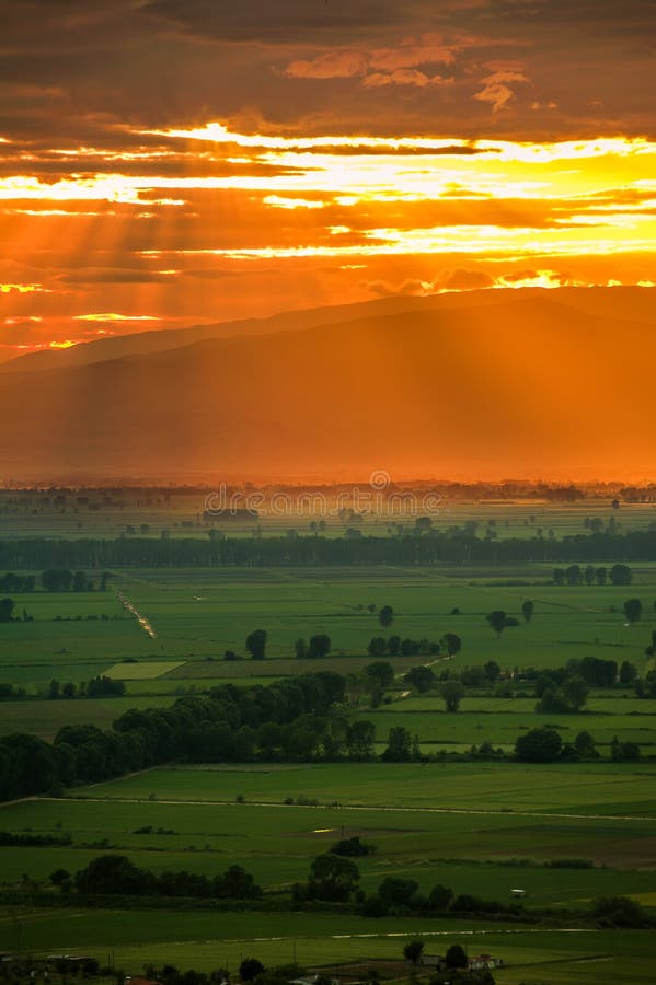 Sunset in countryside stock photo. Image of beams, dawn - 28774908