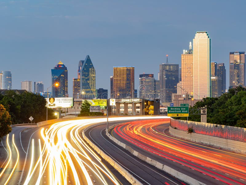 Sunset Dallas Skyline with Highway Editorial Photo - Image of path ...