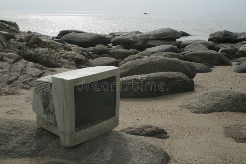 Sunset Era Tube Monitors Picture. Image: 15222813