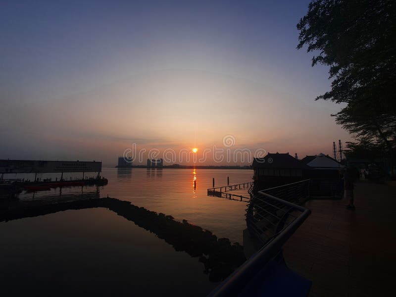 Sunset harbour jakarta stock image. Image of night, sunrise - 270379899
