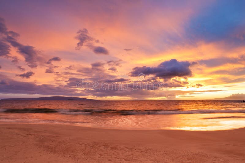 Beautiful Sunset on a Hawaiian Island. Vibrant Colors Stock Photo ...