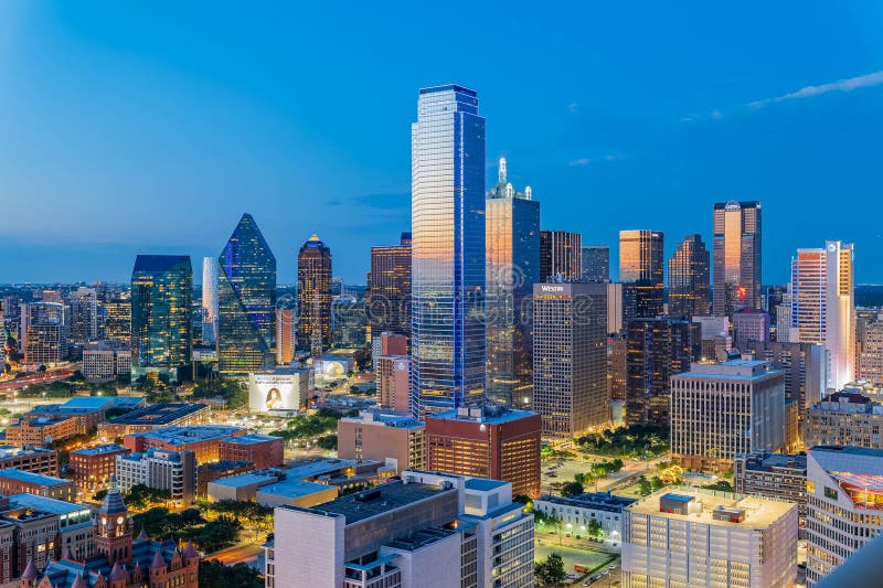 Sunset High Angle View of the Dallas Skyline Editorial Stock Photo ...