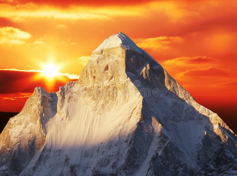 Sunset in Himalayan Mountain Stock Image - Image of grandeur, india ...