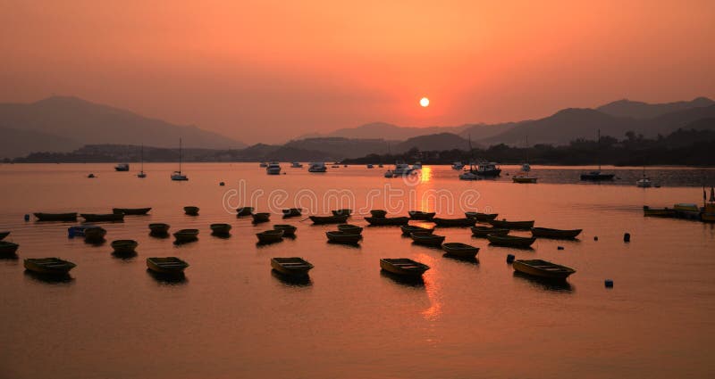 Sunset on lake Tai stock image. Image of ship, resort - 31505441