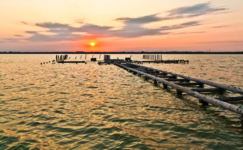 Sunset Jetty stock photo. Image of tranquil, harbor, paradise - 18318792