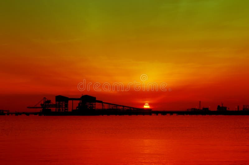 Sunset through jetty stock photo. Image of dream, path - 22785282