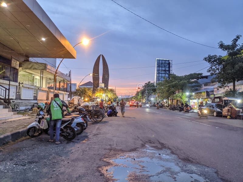 Sunset at the Keris Monument in the City of Gresik Editorial Stock ...