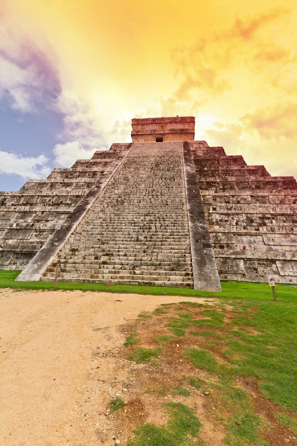 220 Chichen Itza Pyramid Sunset Yucatan Mexico Stock Photos - Free ...