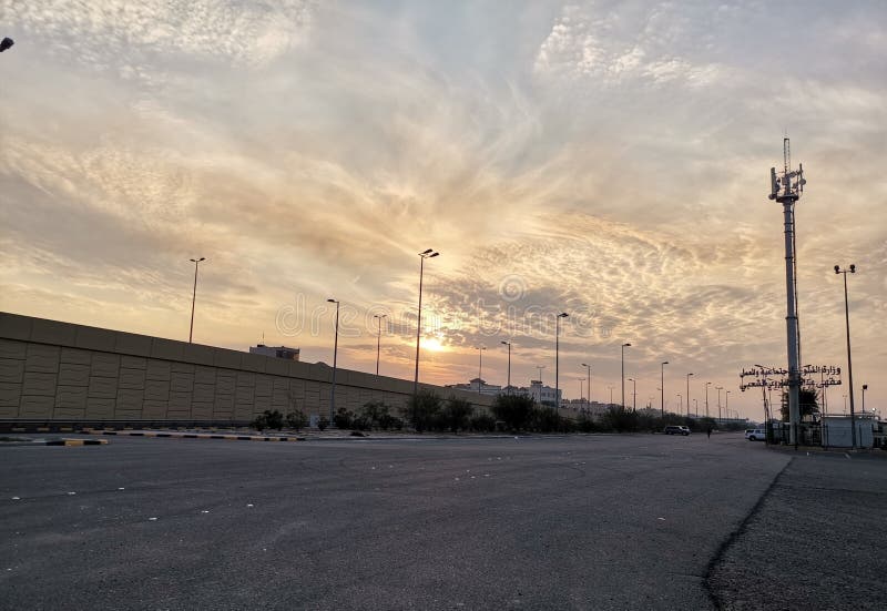 Sunset in Kuwait editorial photo. Image of sunset, streetlight - 209432731