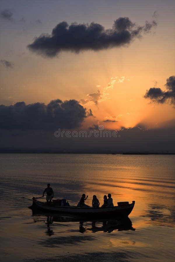 Sunset in the Lake of Valencia Stock Image - Image of late, craft: 6168173