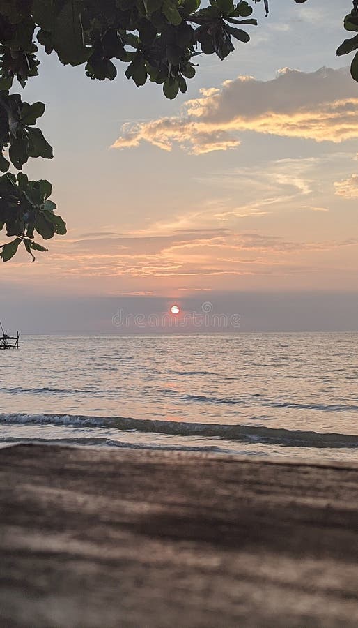 Sunset Light of the Ocean View in the Beach Stock Image - Image of ...