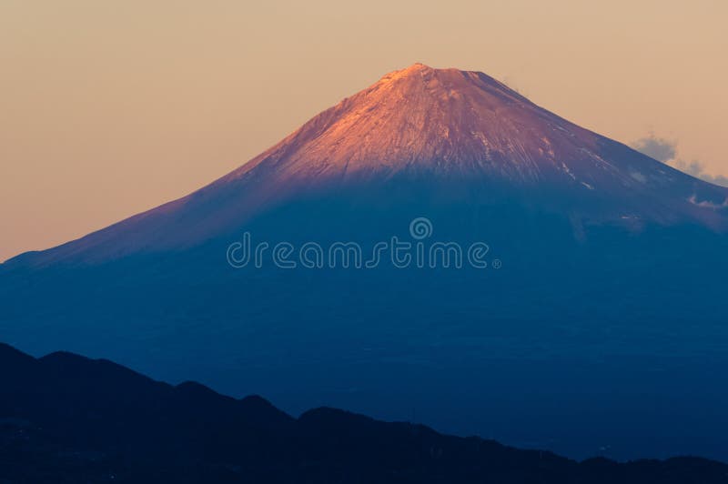Sunset Light Shining on Peak of Mt. Fuji Stock Image - Image of scene ...