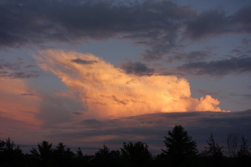 Thunderhead Cloud Building stock photo. Image of builds - 72653194