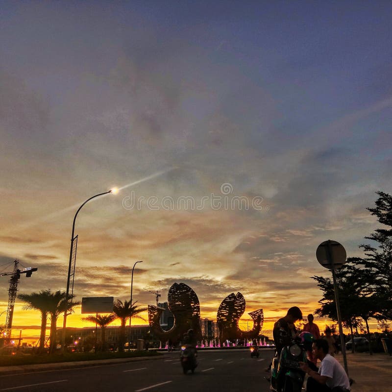 Sunset in Makassar city editorial photo. Image of dusk - 270876126