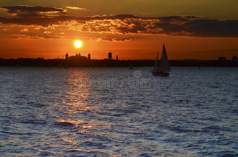 Sunset in Manhattan Bay stock photo. Image of silhouette - 26638136