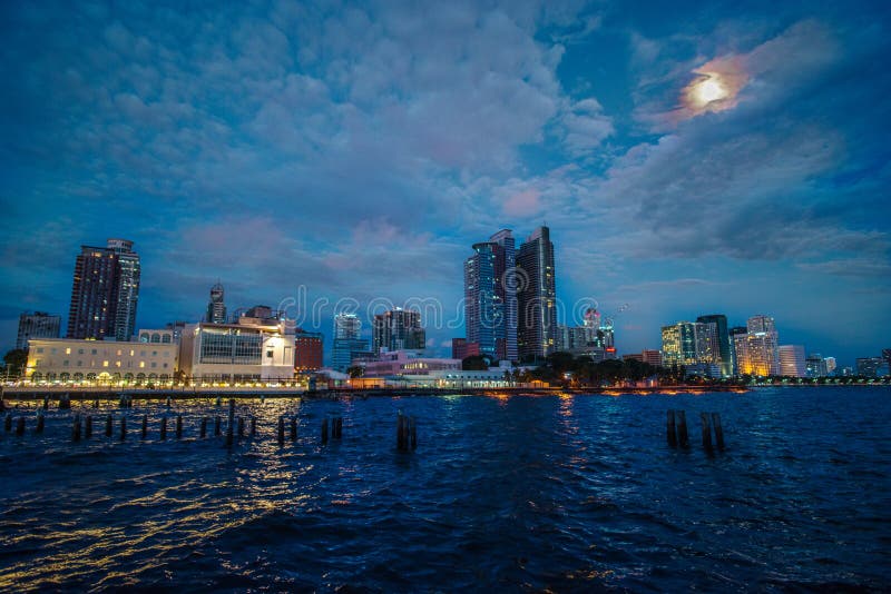 Sunset in Manila Bay stock photo. Image of calm, philippines - 97588698
