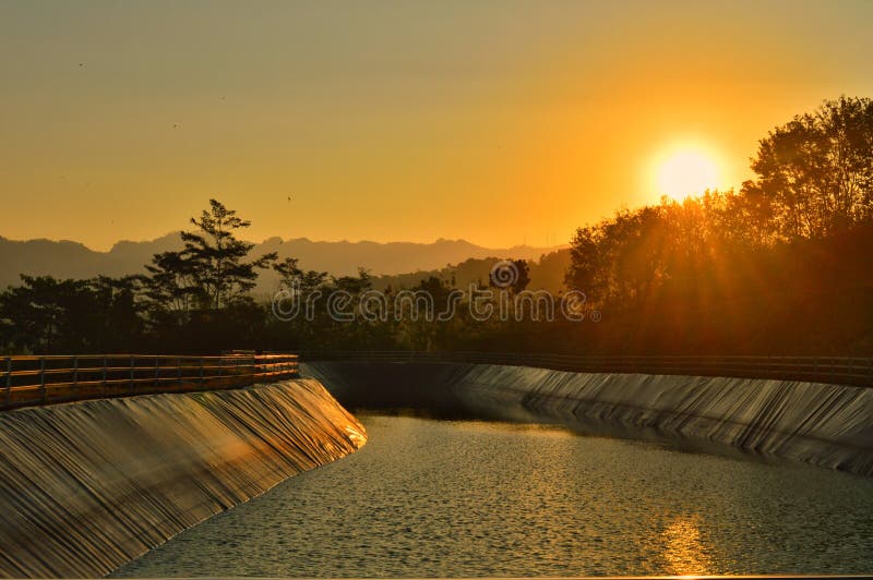 Sunset at mini lake stock image. Image of lake, sunset - 163916645