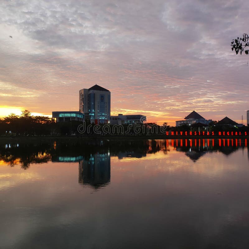 Sunset Mirror Building on Lake Editorial Stock Photo - Image of ...
