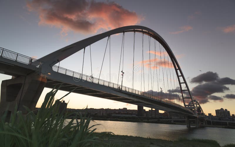 Moon Bridge in Portland Japanese Garden One Colorful Foggy Autumn ...
