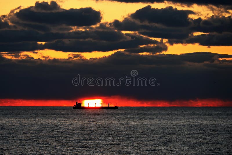 Sunset in the Open Ocean. Colorful Views of the Surface of the Water ...